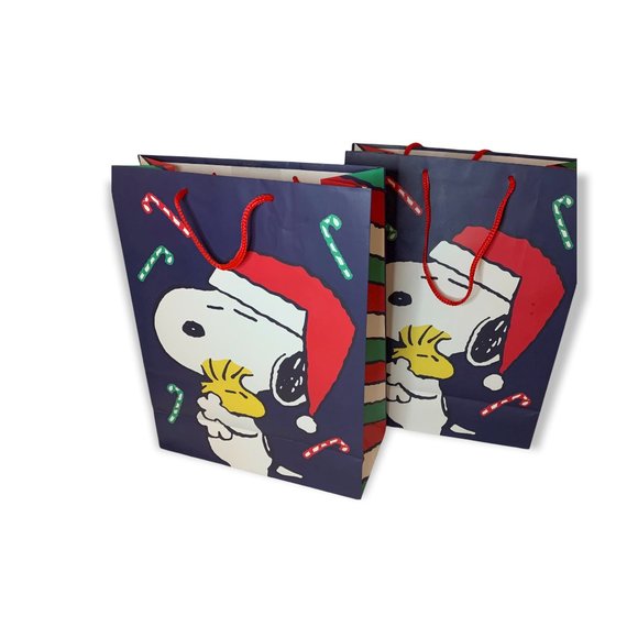 Peanuts | Holiday | Peanuts Snoopy Gift Bags Set Of 2 New Gift Bags ...